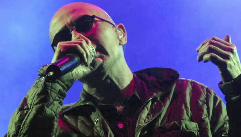 Conocé al Indio Solari a través de 10 discos de su colección personal ...