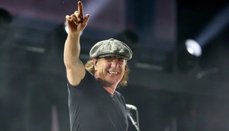 Homenajean a Brian Johnson con una estatua - Estación K2