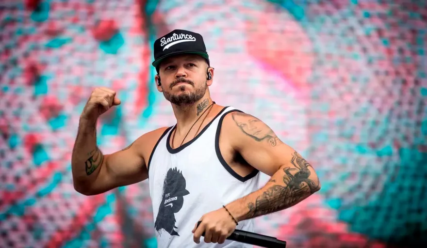 Residente fue elegido como el mejor rapero en español de la historia ...